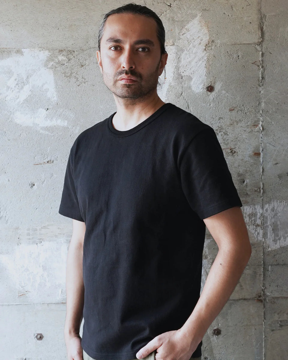 Crewneck T-shirt - Double Heavyweight Black – Iron Pyrite Production